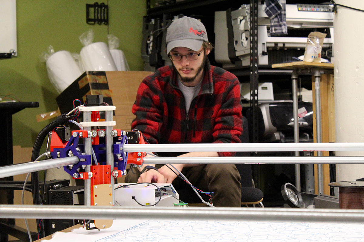 MIAD Industrial Design senior first in the world inventing new machine ...